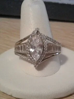 Bella Luce | Jewelry | Bco35a Marquisebaguette Round Bella Luce Center ...